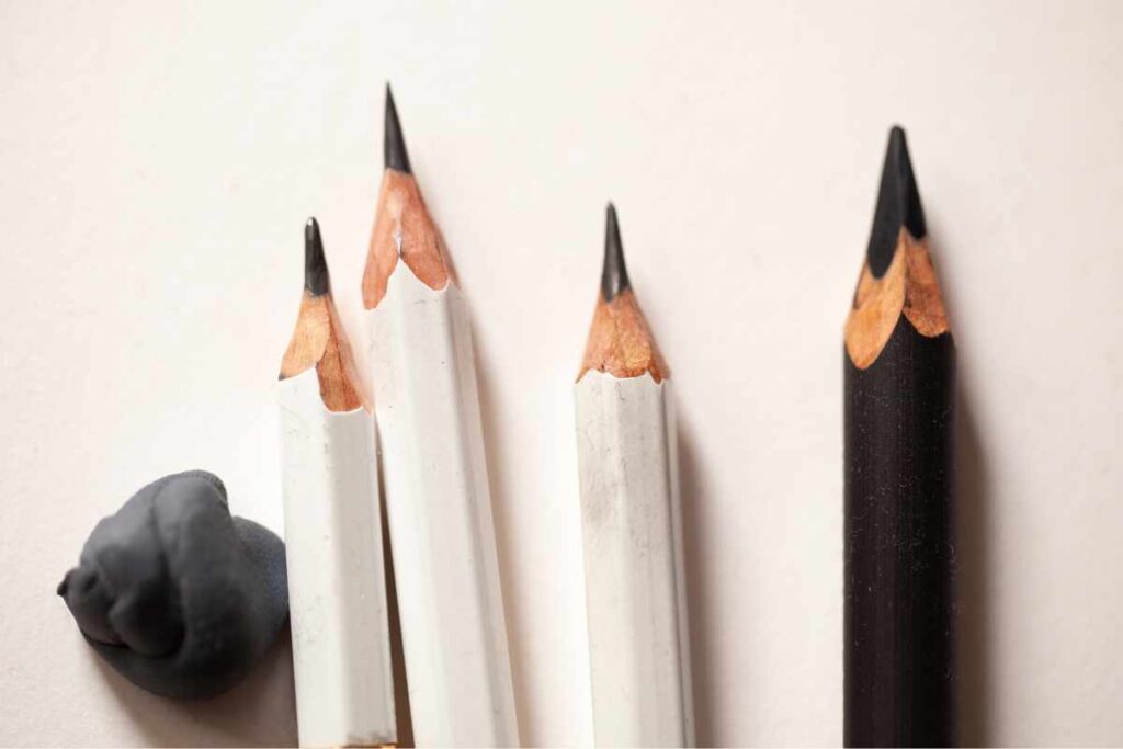How to Choose the Right Drawing Materials – Urbaki Art