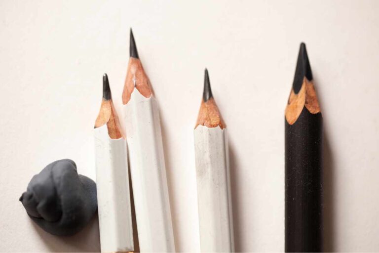How to Choose the Right Drawing Materials – Urbaki Art