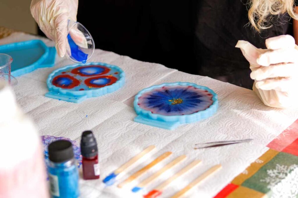 How to Make Unique and Shiny Resin Art: Tips and Tricks