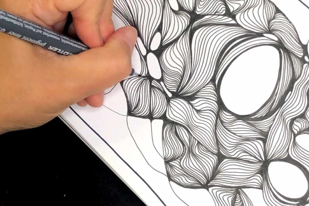 Zentangle-Inspired Wavy Line Drawing for Stress Relief – Urbaki Art